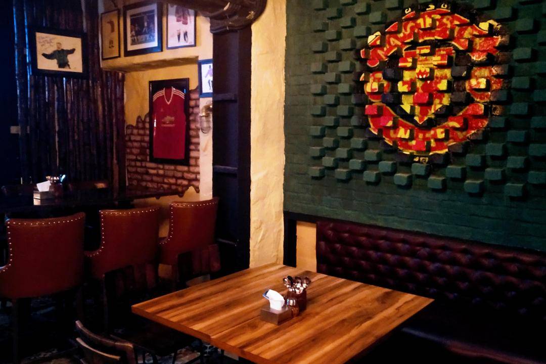 three wise monkeys cafe